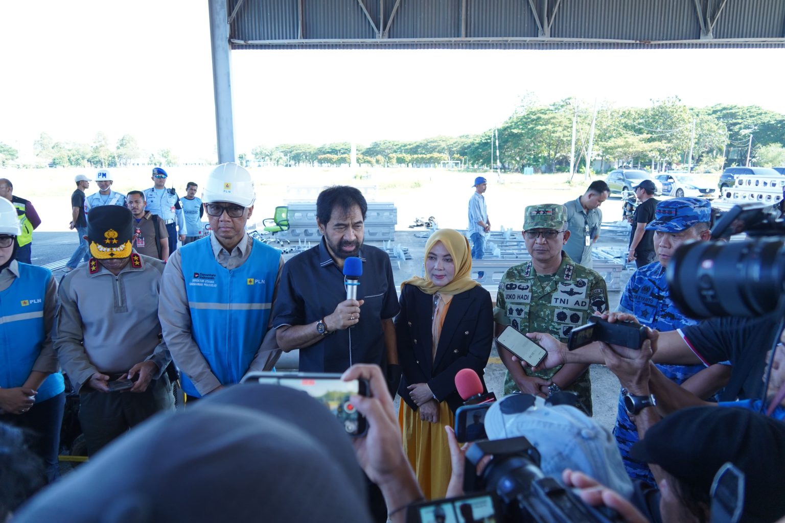 Bantuan Bencana Aceh Tiba di Lanud SIM dan Siap Dikirim ke Lokasi Terdampak